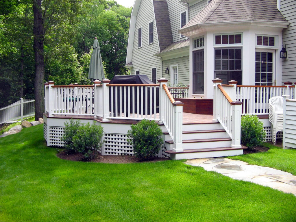 7 Creative Ideas for Custom Deck Railing